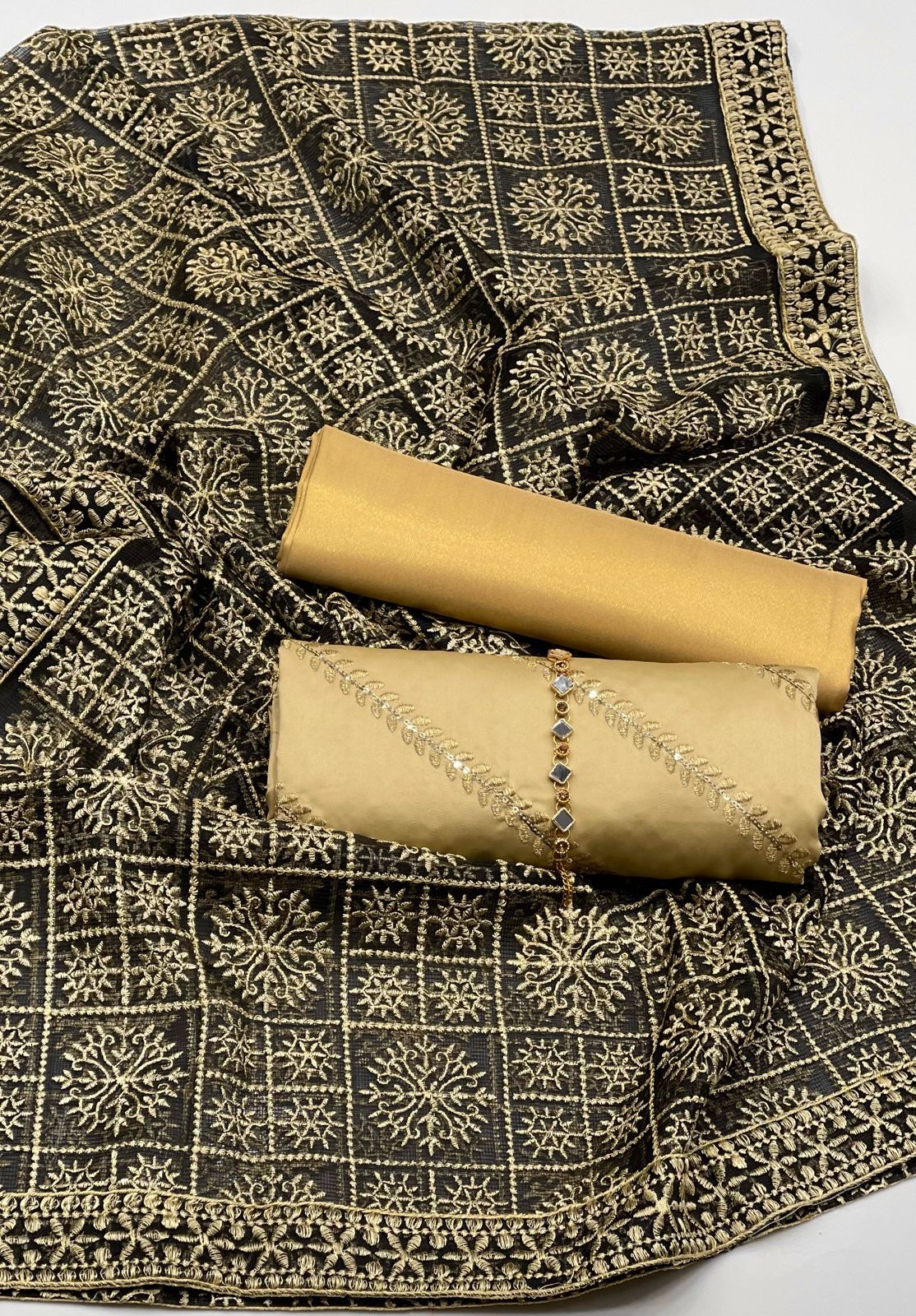 Unstitched 3 Pc Shamoz Silk Embroidered Fancy – Multan Arts